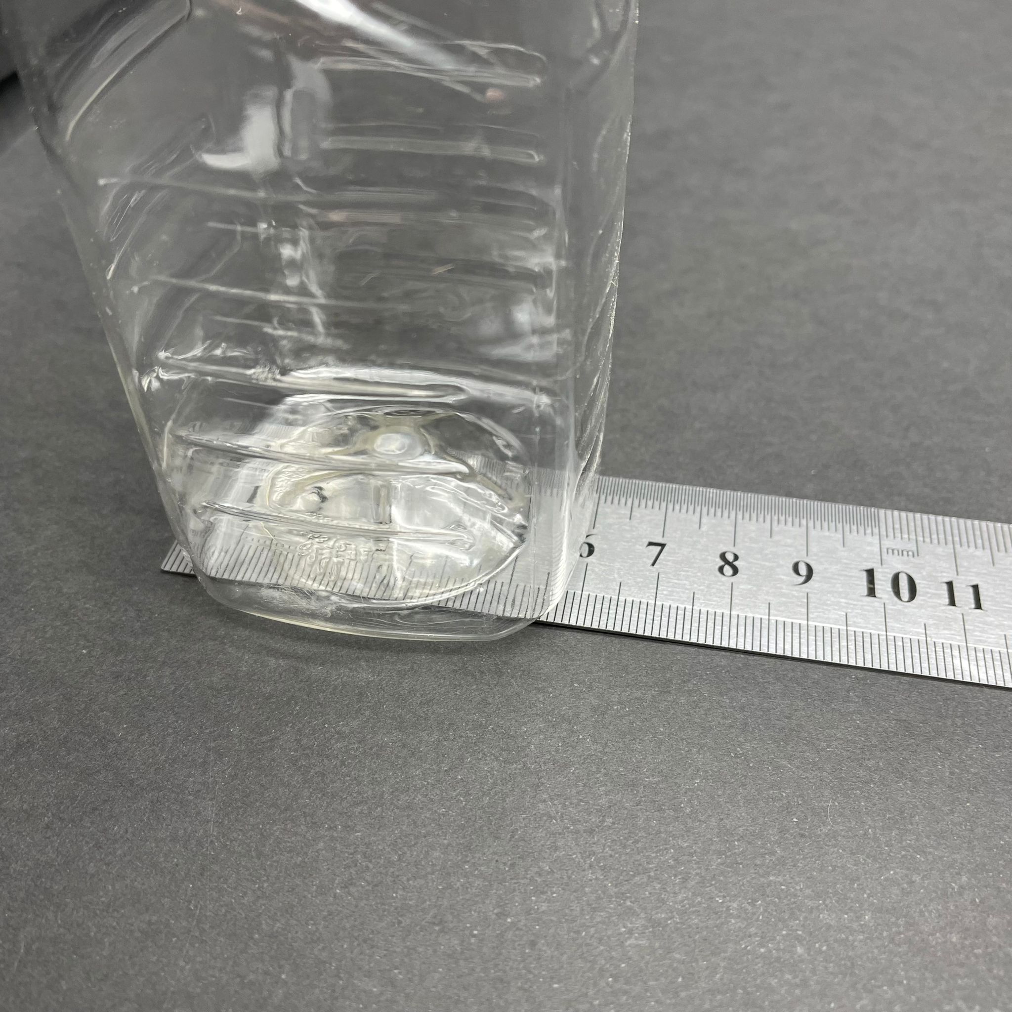 500-cc-koseli-pet-sise-sari-kilitli-kapakli-500-ml-koseli-plastik-sise-zeytinyag-sisesi-ud-5026