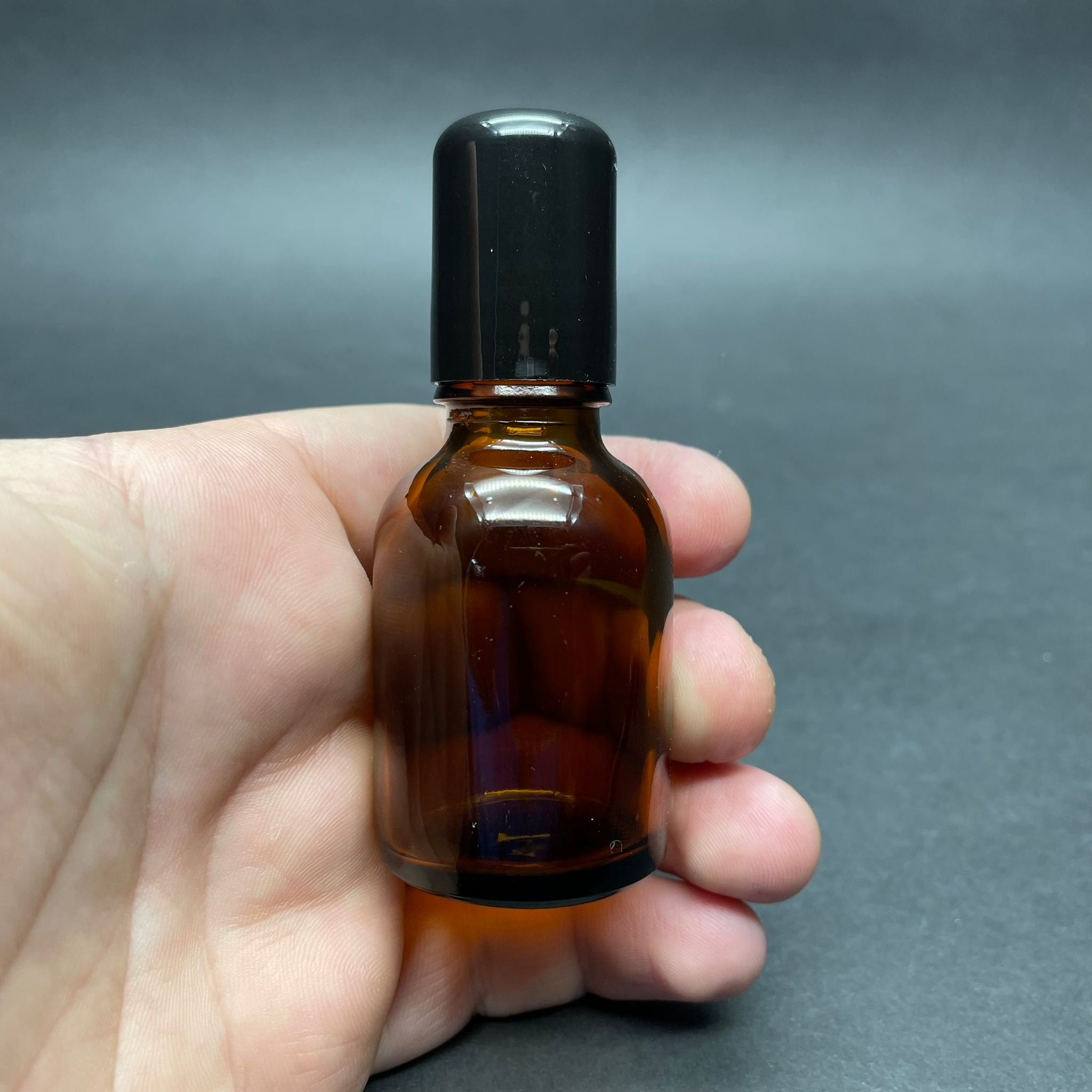 25-cc-amber-cam-roll-on-sisesi-siyah-kapakli--20-ml-celik-bilyeli-sise ...