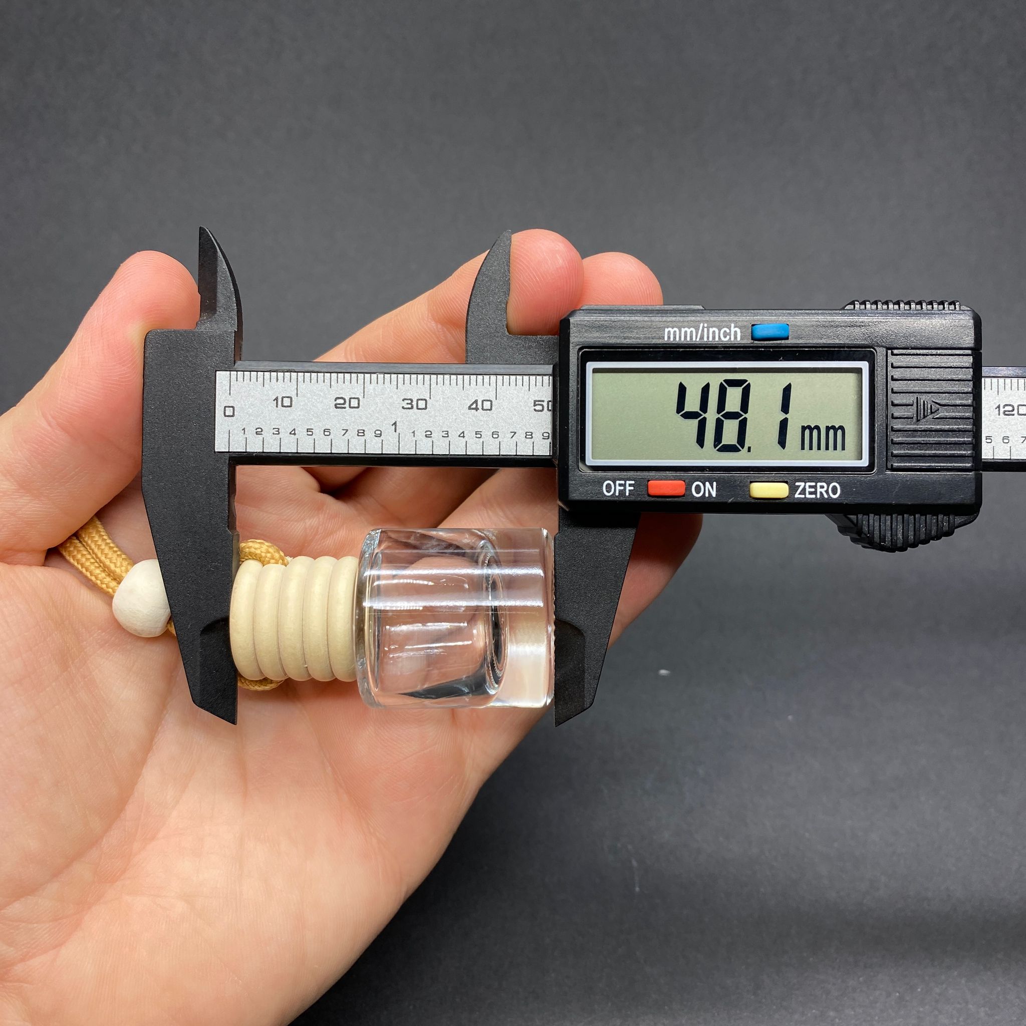 8-cc-cam-oto-kokusu-sisesi-ahsap-kapakli-tipali-takim-8-ml-bos-oto ...